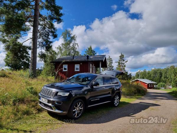 Black Jeep Grand Cherokee 2014 in Tallinn, with an engine capacity of 3.00 L and mileage of 247 thousand km for 12000 €, photo 2 on AUTOMOTO.COM.LV