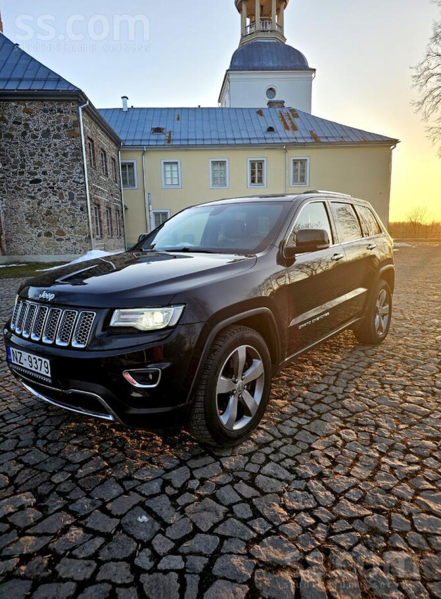 Black Jeep Grand Cherokee 2014 in Jekabpils, with an engine capacity of 3.00 L and mileage of 208 thousand km for 12700 €, photo 3 on AUTOMOTO.COM.LV