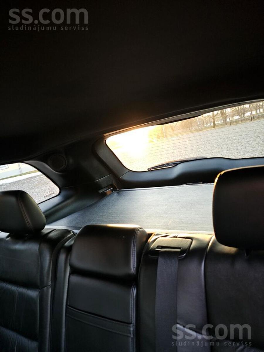 Black Jeep Grand Cherokee 2014 in Jekabpils, with an engine capacity of 3.00 L and mileage of 208 thousand km for 12700 €, photo 16 on AUTOMOTO.COM.LV