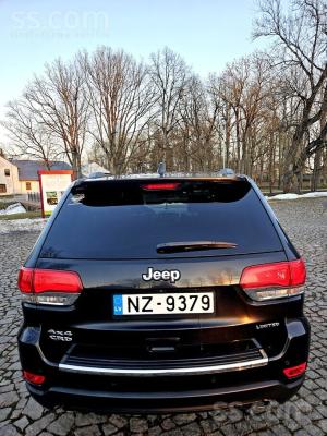 Black Jeep Grand Cherokee 2014 in Jekabpils, with an engine capacity of 3.00 L and mileage of 208 thousand km for 12700 €, photo 18 on AUTOMOTO.COM.LV