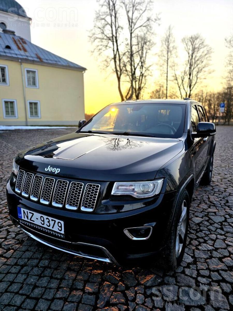 Black Jeep Grand Cherokee 2014 in Jekabpils, with an engine capacity of 3.00 L and mileage of 208 thousand km for 12700 €, photo 20 on AUTOMOTO.COM.LV