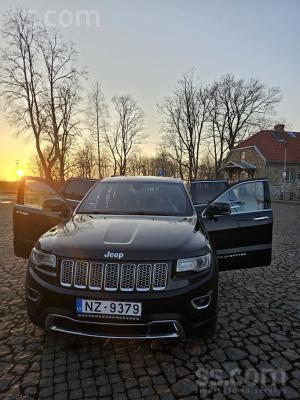 Black Jeep Grand Cherokee 2014 in Jekabpils, with an engine capacity of 3.00 L and mileage of 208 thousand km for 12700 €, photo 21 on AUTOMOTO.COM.LV