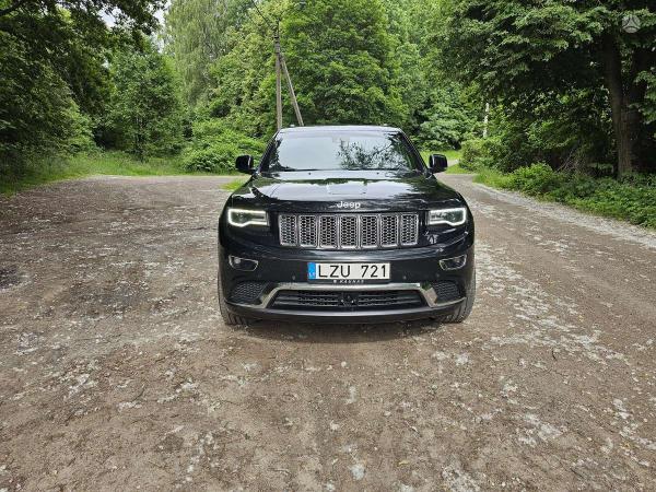 Black Jeep Grand Cherokee 2014 in Vilnius, with an engine capacity of 2.99 L and mileage of 220 thousand km for 13500 €, photo 1 on AUTOMOTO.COM.LV