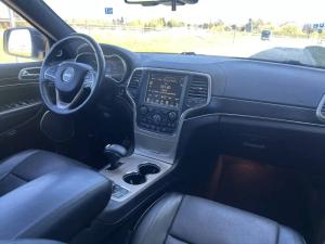 Melns Jeep Grand Cherokee 2014 Rēzekne, ar dzinēja tilpumu 3.00 L un nobraukumu 205 tūkst. km par 11990 €, foto 9 vietnē AUTOMOTO.COM.LV