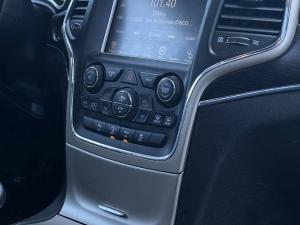 Melns Jeep Grand Cherokee 2014 Rēzekne, ar dzinēja tilpumu 3.00 L un nobraukumu 205 tūkst. km par 11990 €, foto 12 vietnē AUTOMOTO.COM.LV