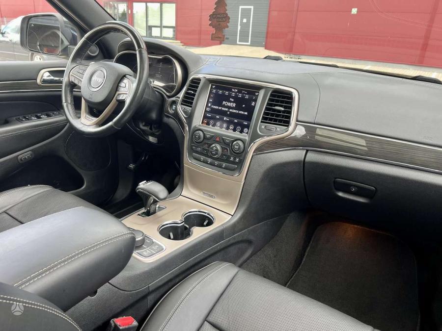 Melns Jeep Grand Cherokee 2014 Kauņa, ar dzinēja tilpumu 3.00 L un nobraukumu 257 tūkst. km par 10999 €, foto 15 vietnē AUTOMOTO.COM.LV
