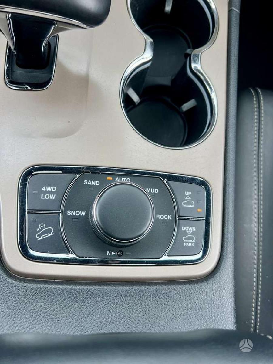 Melns Jeep Grand Cherokee 2014 Kauņa, ar dzinēja tilpumu 3.00 L un nobraukumu 257 tūkst. km par 10999 €, foto 27 vietnē AUTOMOTO.COM.LV