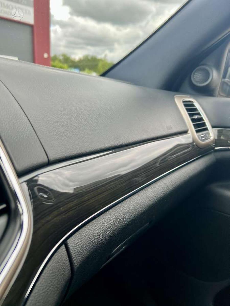 Melns Jeep Grand Cherokee 2014 Kauņa, ar dzinēja tilpumu 3.00 L un nobraukumu 257 tūkst. km par 10999 €, foto 35 vietnē AUTOMOTO.COM.LV