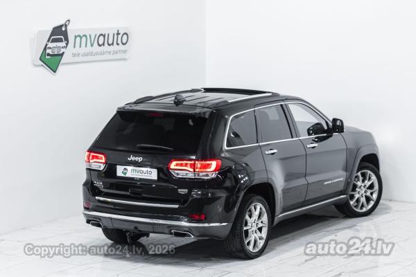 Black Jeep Grand Cherokee 2014 in Tallinn, with an engine capacity of 3.00 L and mileage of 247 thousand km for 11990 €, photo 2 on AUTOMOTO.COM.LV