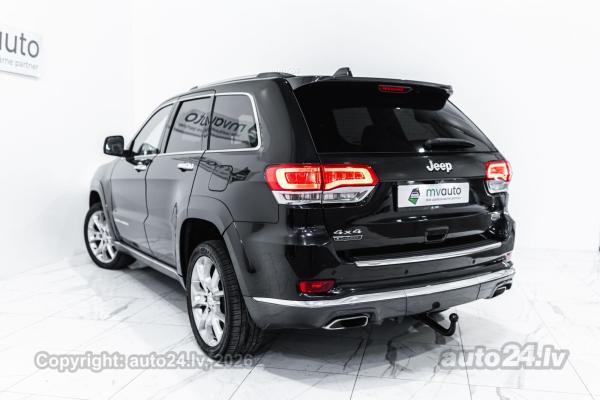 Black Jeep Grand Cherokee 2014 in Tallinn, with an engine capacity of 3.00 L and mileage of 247 thousand km for 11990 €, photo 6 on AUTOMOTO.COM.LV