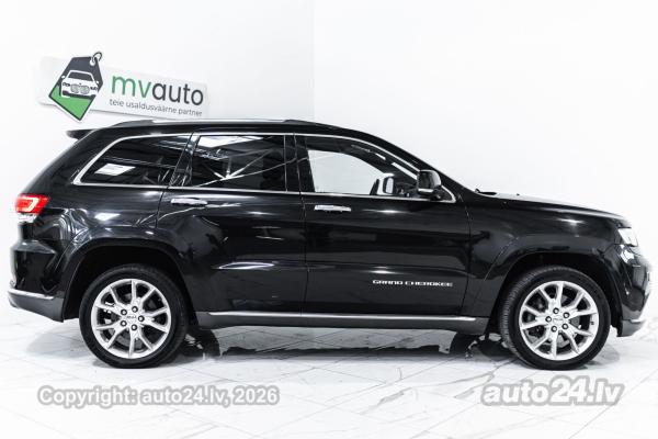 Black Jeep Grand Cherokee 2014 in Tallinn, with an engine capacity of 3.00 L and mileage of 247 thousand km for 11990 €, photo 9 on AUTOMOTO.COM.LV