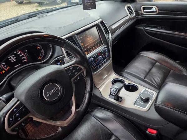 Melns Jeep Grand Cherokee 2014 Jelgava, ar dzinēja tilpumu 3.00 L un nobraukumu 145 tūkst. km par 11600 €, foto 9 vietnē AUTOMOTO.COM.LV