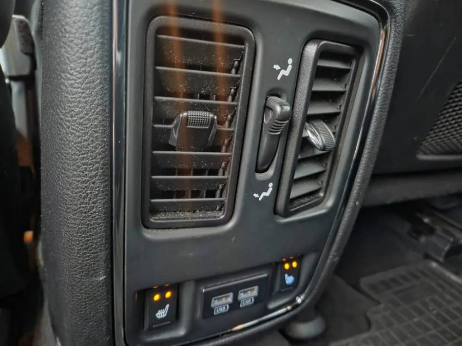 Melns Jeep Grand Cherokee 2014 Jelgava, ar dzinēja tilpumu 3.00 L un nobraukumu 145 tūkst. km par 11600 €, foto 18 vietnē AUTOMOTO.COM.LV