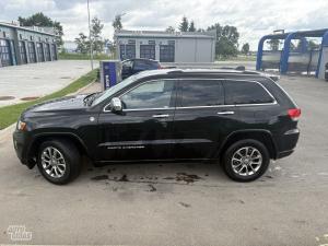Black Jeep Grand Cherokee 2014 in Panevezys, with an engine capacity of 3.00 L and mileage of 300 thousand km for 9500 €, photo 8 on AUTOMOTO.COM.LV