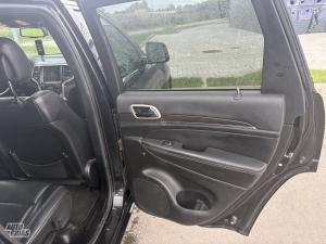 Black Jeep Grand Cherokee 2014 in Panevezys, with an engine capacity of 3.00 L and mileage of 300 thousand km for 9500 €, photo 18 on AUTOMOTO.COM.LV