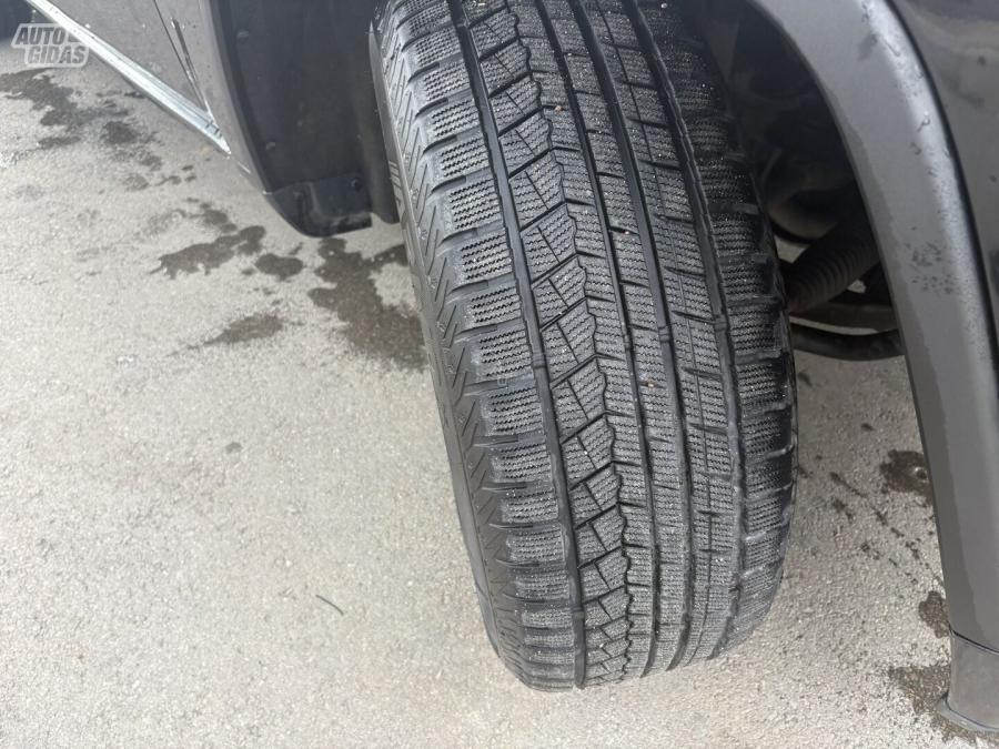 Black Jeep Grand Cherokee 2014 in Panevezys, with an engine capacity of 3.00 L and mileage of 300 thousand km for 9500 €, photo 27 on AUTOMOTO.COM.LV