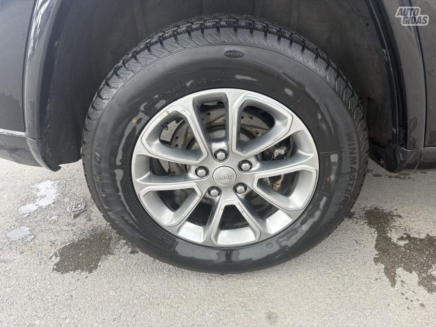 Black Jeep Grand Cherokee 2014 in Panevezys, with an engine capacity of 3.00 L and mileage of 300 thousand km for 9500 €, photo 29 on AUTOMOTO.COM.LV