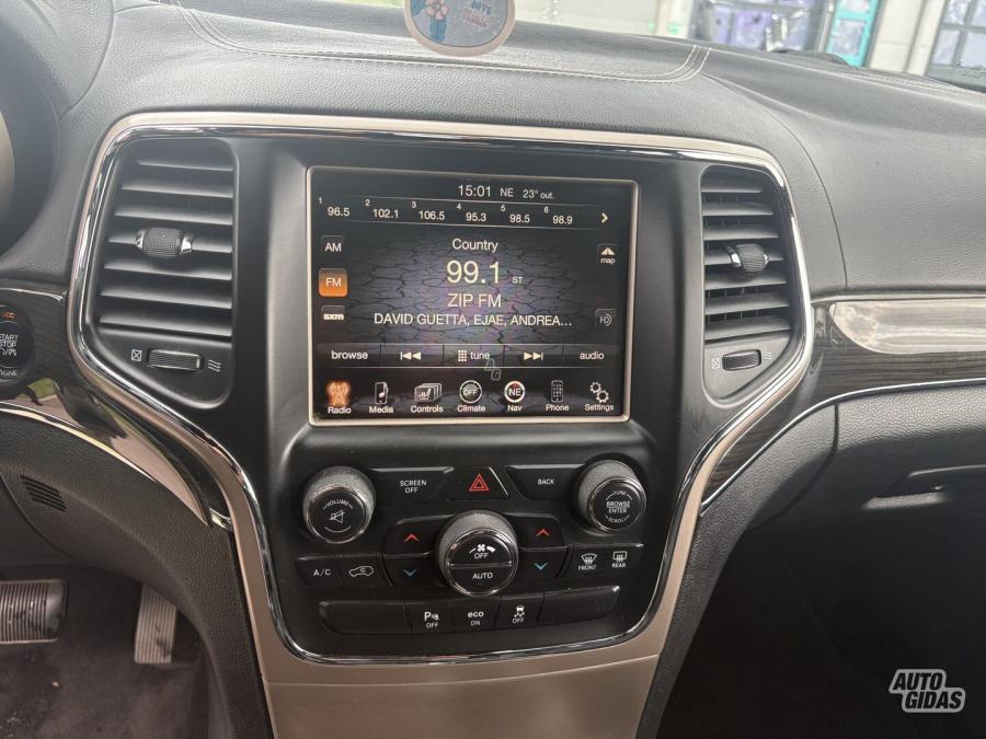 Melns Jeep Grand Cherokee 2014 Panevēža, ar dzinēja tilpumu 3.00 L un nobraukumu 300 tūkst. km par 9500 €, foto 10 vietnē AUTOMOTO.COM.LV
