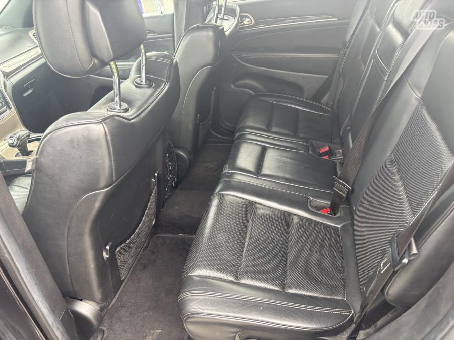 Melns Jeep Grand Cherokee 2014 Panevēža, ar dzinēja tilpumu 3.00 L un nobraukumu 300 tūkst. km par 9500 €, foto 16 vietnē AUTOMOTO.COM.LV