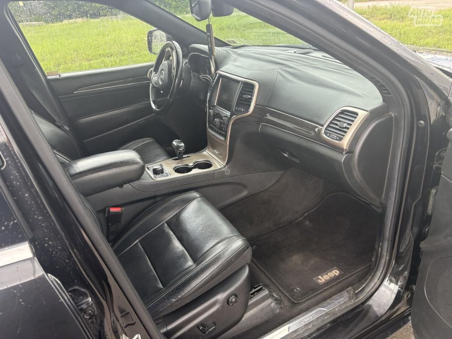 Melns Jeep Grand Cherokee 2014 Panevēža, ar dzinēja tilpumu 3.00 L un nobraukumu 300 tūkst. km par 9500 €, foto 23 vietnē AUTOMOTO.COM.LV