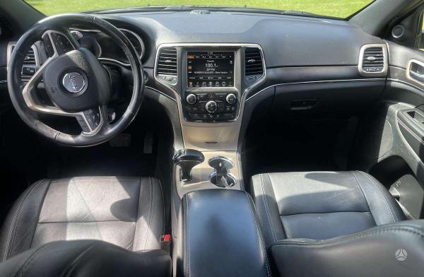 Black Jeep Grand Cherokee 2014 in Vilnius, with an engine capacity of 3.60 L and mileage of 144 thousand km for 14000 €, photo 6 on AUTOMOTO.COM.LV