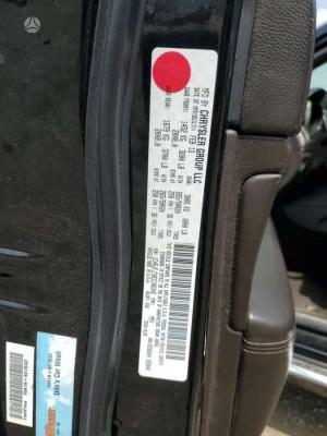 Black Jeep Grand Cherokee 2014 in Kaunas, with an engine capacity of 5.65 L and mileage of 238 thousand km for 13500 €, photo 37 on AUTOMOTO.COM.LV