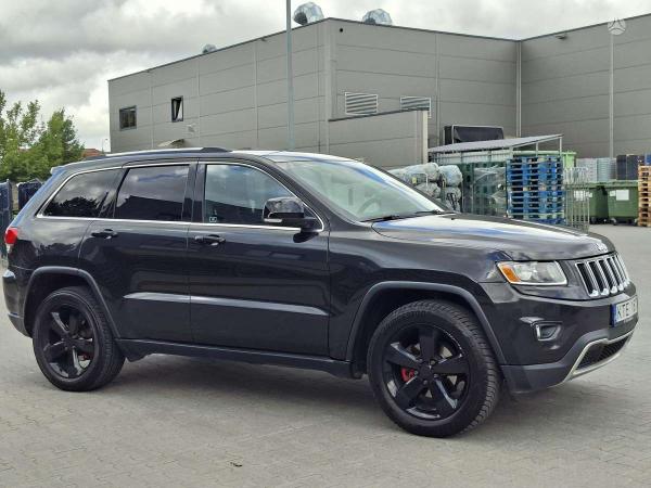 Black Jeep Grand Cherokee 2014 in Silute, with an engine capacity of 3.60 L and mileage of 297 thousand km for 9999 €, photo 5 on AUTOMOTO.COM.LV