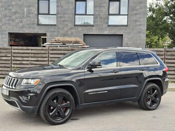 Black Jeep Grand Cherokee 2014 in Silute, with an engine capacity of 3.60 L and mileage of 297 thousand km for 9999 €, photo 6 on AUTOMOTO.COM.LV