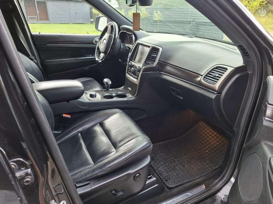 Melns Jeep Grand Cherokee 2014 Šilutė, ar dzinēja tilpumu 3.60 L un nobraukumu 297 tūkst. km par 9999 €, foto 24 vietnē AUTOMOTO.COM.LV
