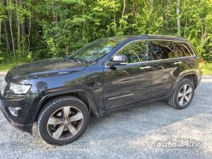 Melns Jeep Grand Cherokee 2014 Tallina, ar dzinēja tilpumu 3.00 L un nobraukumu 181 tūkst. km par 12900 €, foto  vietnē AUTOMOTO.COM.LV
