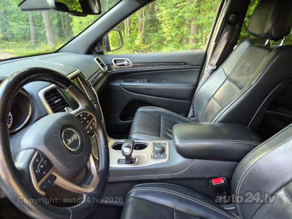 Melns Jeep Grand Cherokee 2014 Tallina, ar dzinēja tilpumu 3.00 L un nobraukumu 181 tūkst. km par 12900 €, foto 4 vietnē AUTOMOTO.COM.LV