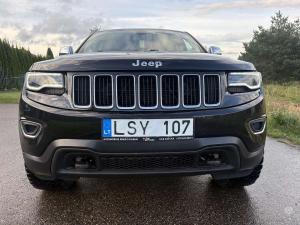 Melns Jeep Grand Cherokee 2014 Viļņa, ar dzinēja tilpumu 3.60 L un nobraukumu 397 tūkst. km par 8900 €, foto  vietnē AUTOMOTO.COM.LV