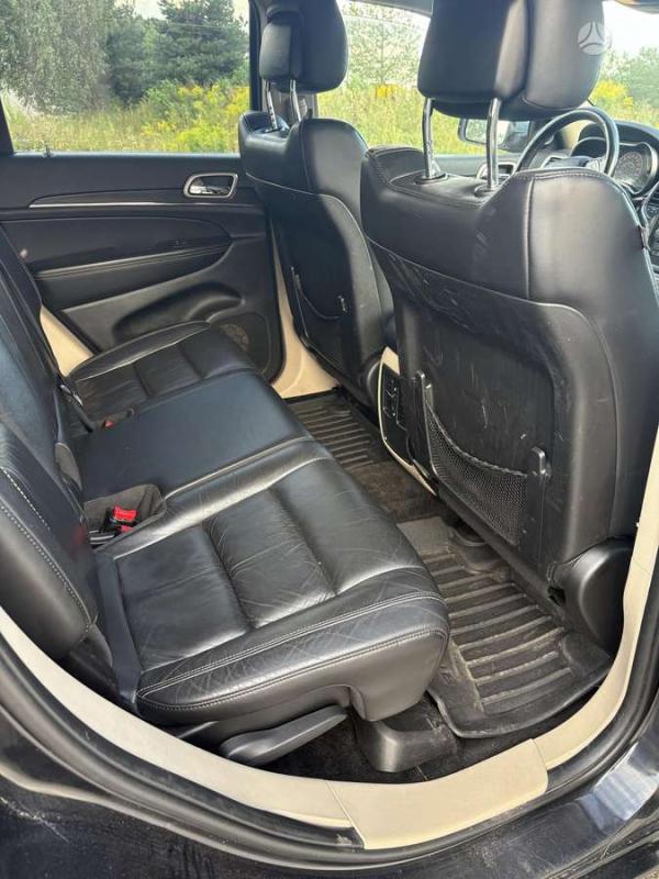 Black Jeep Grand Cherokee 2014 in Vilnius, with an engine capacity of 3.60 L and mileage of 397 thousand km for 8900 €, photo 6 on AUTOMOTO.COM.LV