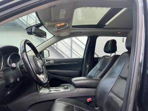 Black Jeep Grand Cherokee 2014 in Kaunas, with an engine capacity of 3.00 L and mileage of 198 thousand km for 6300 €, photo 12 on AUTOMOTO.COM.LV