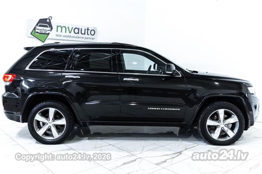 Black Jeep Grand Cherokee 2014 in Tallinn, with an engine capacity of 3.00 L and mileage of 181 thousand km for 12990 €, photo 11 on AUTOMOTO.COM.LV