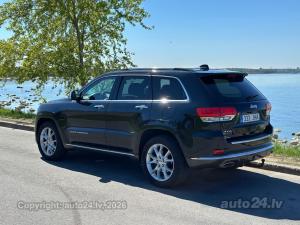 Black Jeep Grand Cherokee 2014 in Tallinn, with an engine capacity of 3.00 L and mileage of 223 thousand km for 13500 €, photo 5 on AUTOMOTO.COM.LV