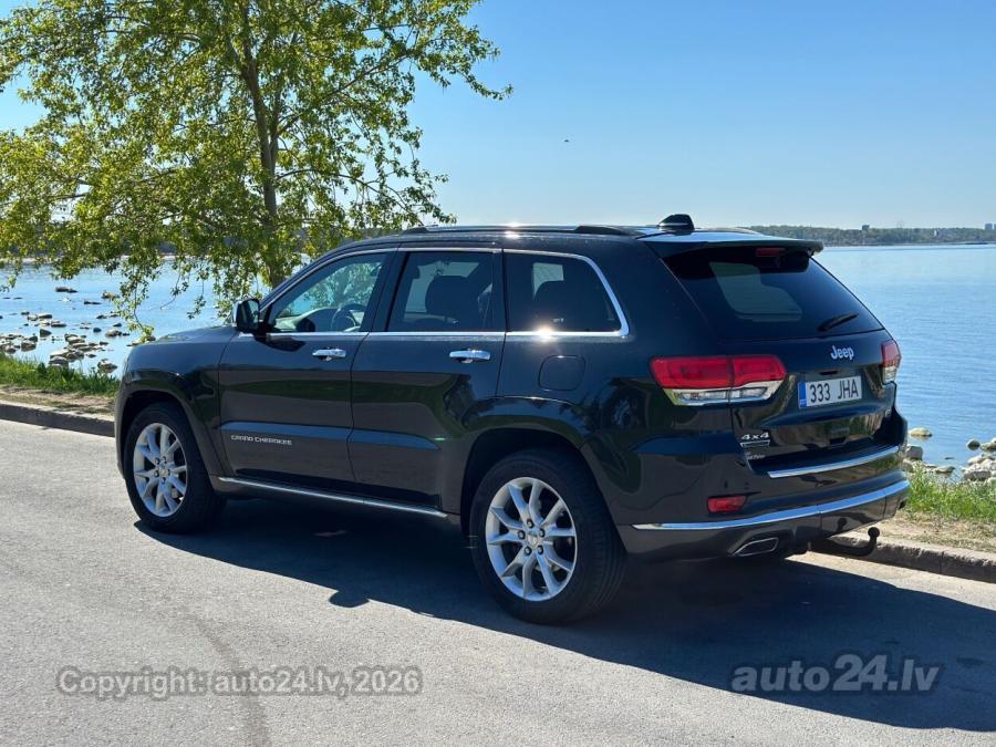 Black Jeep Grand Cherokee 2014 in Tallinn, with an engine capacity of 3.00 L and mileage of 223 thousand km for 13500 €, photo 5 on AUTOMOTO.COM.LV