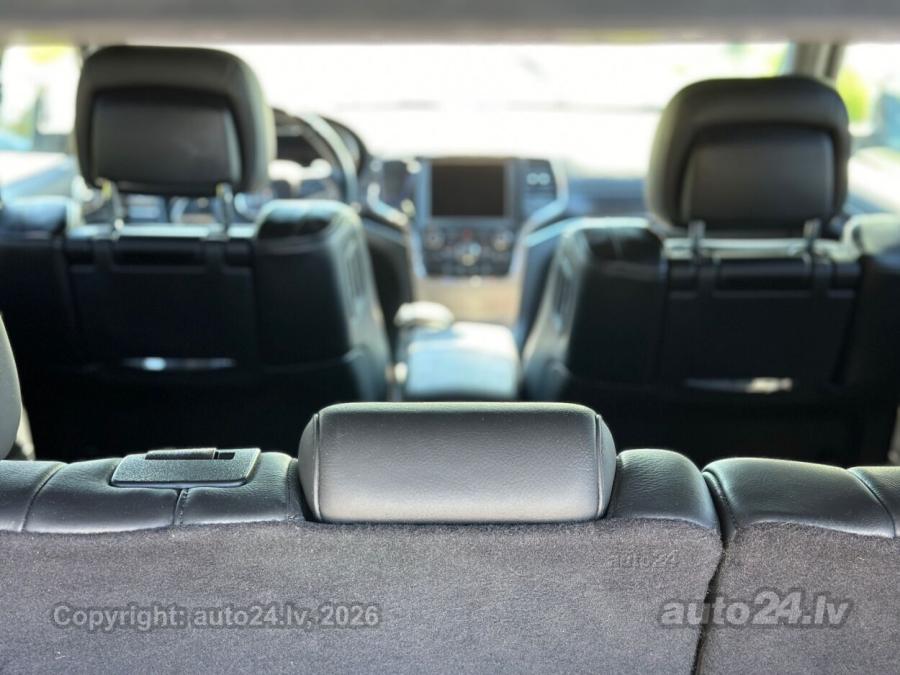 Black Jeep Grand Cherokee 2014 in Tallinn, with an engine capacity of 3.00 L and mileage of 223 thousand km for 13500 €, photo 11 on AUTOMOTO.COM.LV