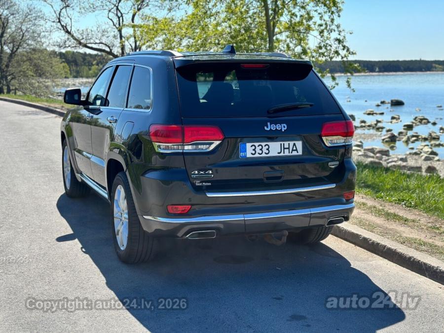 Black Jeep Grand Cherokee 2014 in Tallinn, with an engine capacity of 3.00 L and mileage of 223 thousand km for 13500 €, photo 15 on AUTOMOTO.COM.LV