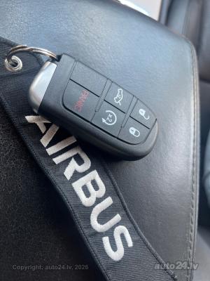 Black Jeep Grand Cherokee 2014 in Tallinn, with an engine capacity of 3.00 L and mileage of 223 thousand km for 13500 €, photo 18 on AUTOMOTO.COM.LV