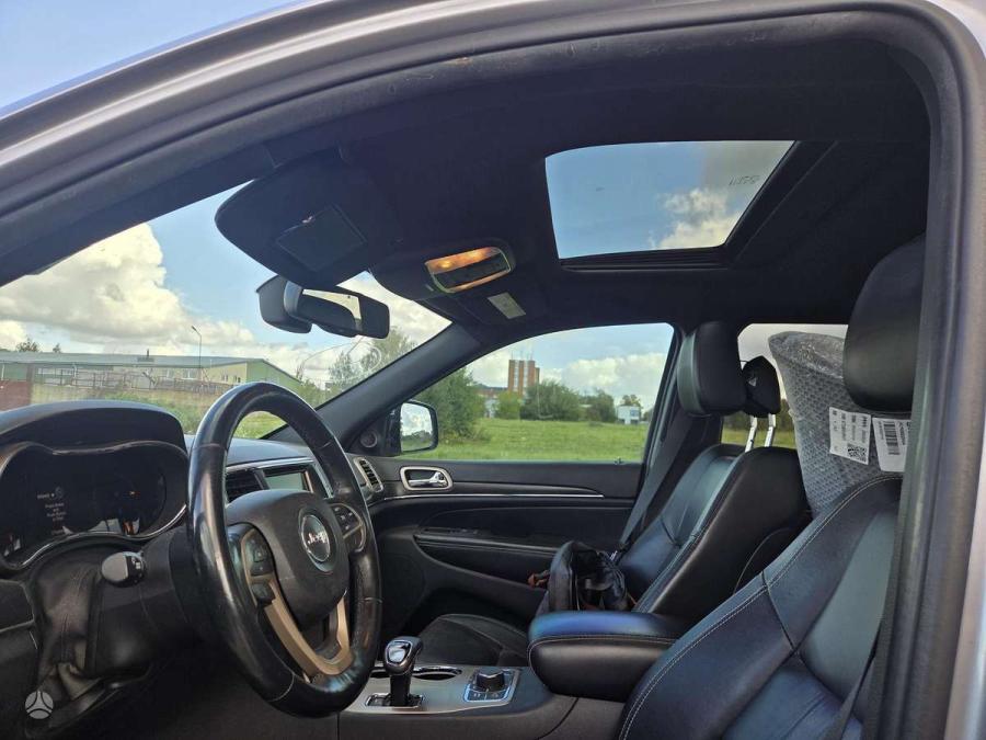 Melns Jeep Grand Cherokee 2014 Šauļi, ar dzinēja tilpumu 3.60 L un nobraukumu 280 tūkst. km par 7999 €, foto 7 vietnē AUTOMOTO.COM.LV