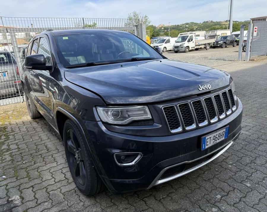 Melns Jeep Grand Cherokee 2014 Šauļi, ar dzinēja tilpumu 2.99 L un nobraukumu 270 tūkst. km par 5150 €, foto 4 vietnē AUTOMOTO.COM.LV