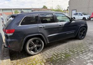 Melns Jeep Grand Cherokee 2014 Šauļi, ar dzinēja tilpumu 2.99 L un nobraukumu 270 tūkst. km par 5150 €, foto 5 vietnē AUTOMOTO.COM.LV