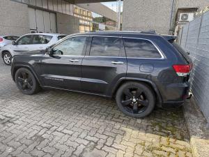 Melns Jeep Grand Cherokee 2014 Šauļi, ar dzinēja tilpumu 2.99 L un nobraukumu 270 tūkst. km par 5150 €, foto 6 vietnē AUTOMOTO.COM.LV