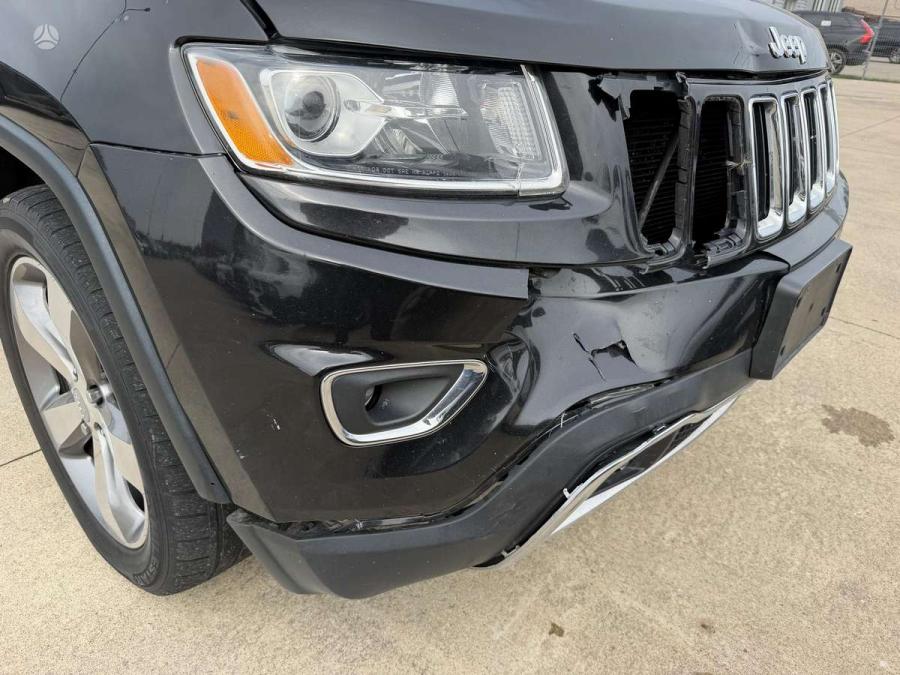 Black Jeep Grand Cherokee 2014 in Siauliai, with an engine capacity of 5.65 L and mileage of 217 thousand km for 8300 €, photo 22 on AUTOMOTO.COM.LV
