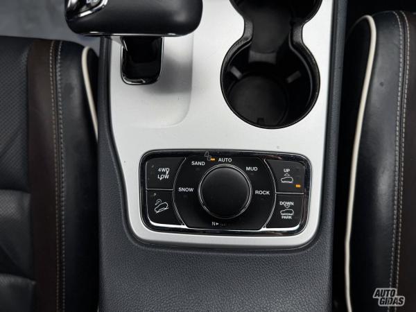 Melns Jeep Grand Cherokee 2014 Viļņa, ar dzinēja tilpumu 5.70 L un nobraukumu 257 tūkst. km par 16500 €, foto 6 vietnē AUTOMOTO.COM.LV