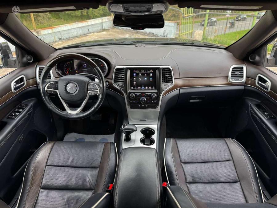 Black Jeep Grand Cherokee 2014 in Vilnius, with an engine capacity of 5.65 L and mileage of 257 thousand km for 16500 €, photo 19 on AUTOMOTO.COM.LV