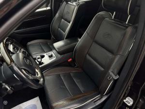 Black Jeep Grand Cherokee 2014 in Vilnius, with an engine capacity of 5.65 L and mileage of 257 thousand km for 16500 €, photo 22 on AUTOMOTO.COM.LV