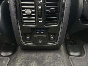Black Jeep Grand Cherokee 2014 in Vilnius, with an engine capacity of 5.65 L and mileage of 257 thousand km for 16500 €, photo 24 on AUTOMOTO.COM.LV