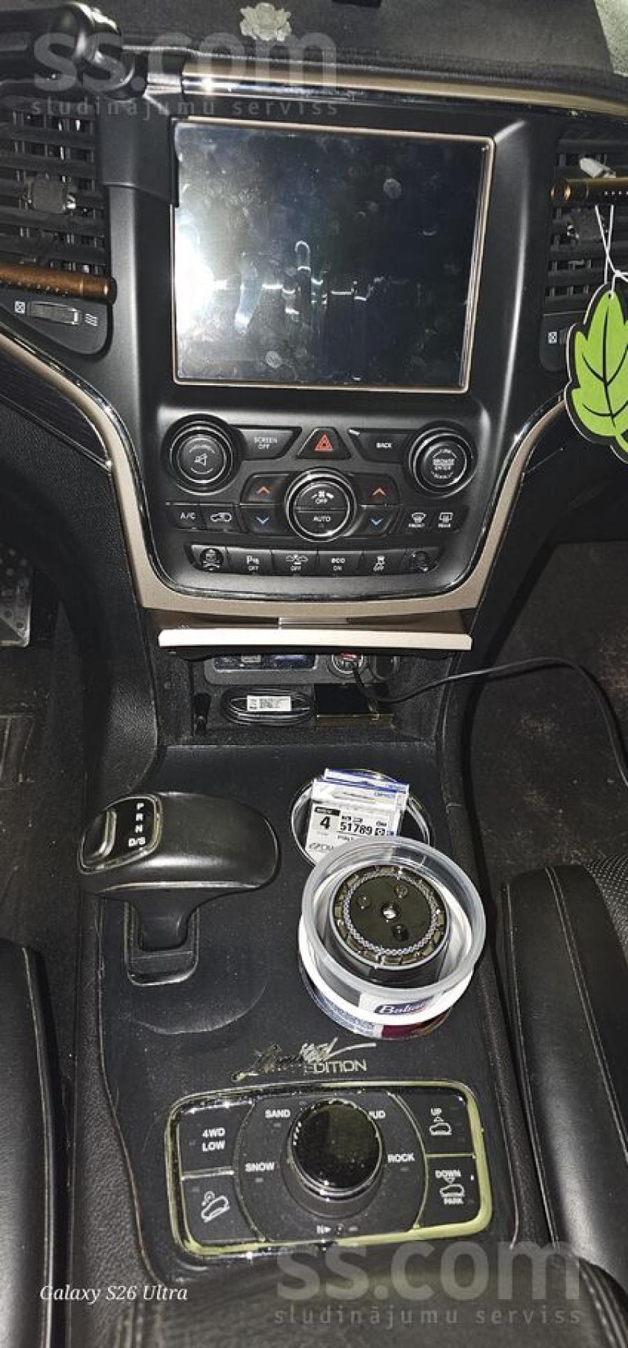 Melns Jeep Grand Cherokee 2014 Ogre, ar dzinēja tilpumu 3.00 L un nobraukumu 219 tūkst. km par 12000 €, foto 4 vietnē AUTOMOTO.COM.LV